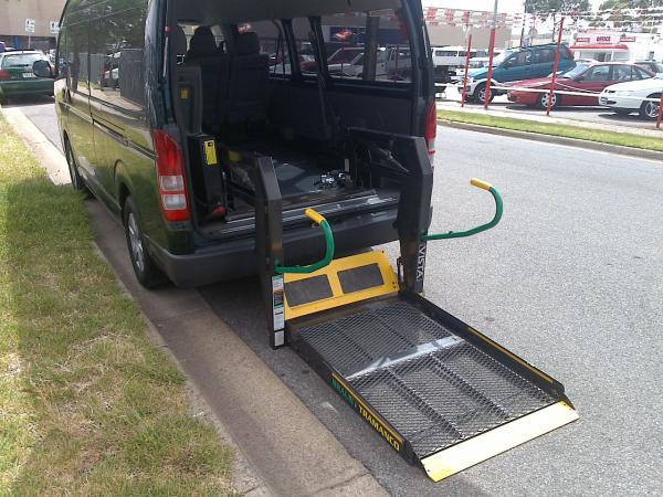 Buy Used 2005 Toyota Hiace Commuter with wheelchair lift Van for ...
