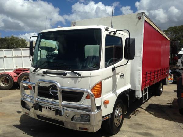 Buy Used 2004 Hino Ranger FD 5000 Tautliner Truck for $385 - Sell your ...