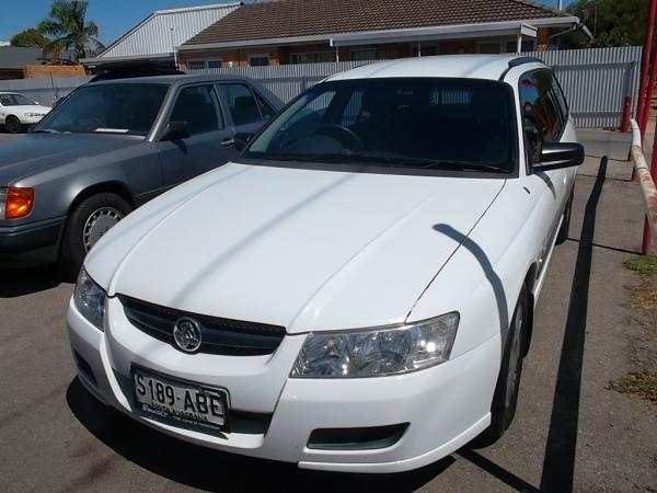 Buy Used 2004 Holden COMMODORE WAGON VZ EXCECUTIVE Station Wagon for ...